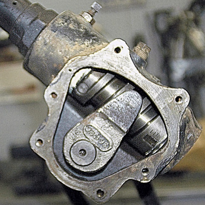 DIRECTION MANUELLE : BOITIER ou CREMAILLERE